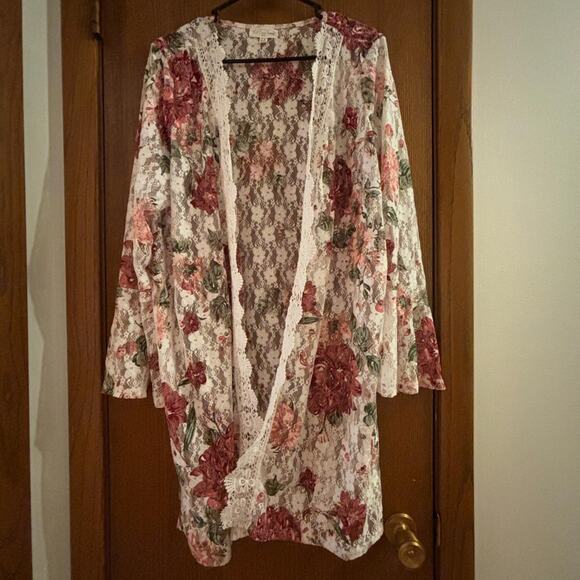Full Circle Trends | Tops | Lacy Floral Cover Up | Poshmark